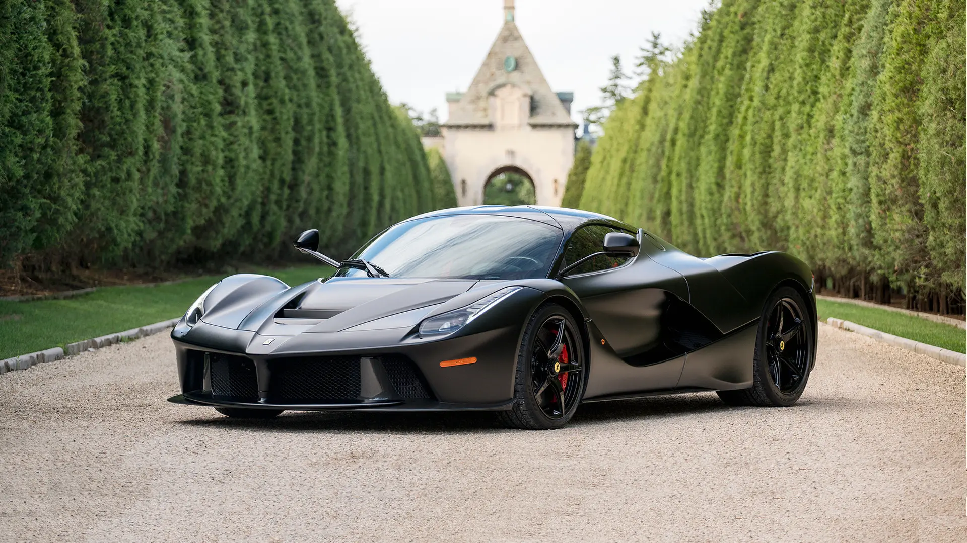 El Precio De Un Ferrari Negro Mate | Ferrari Club